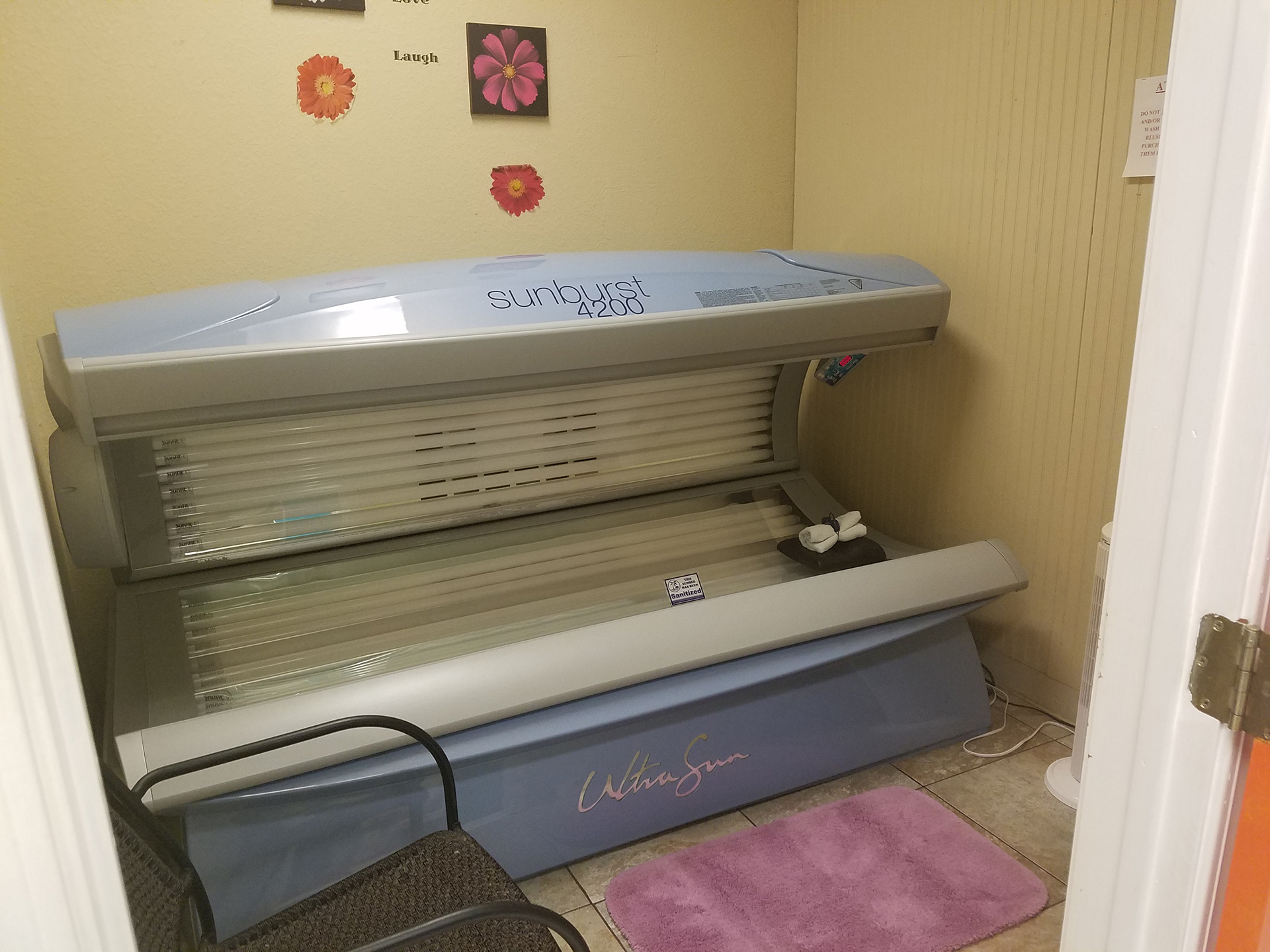 - Tropical Designs & Tans